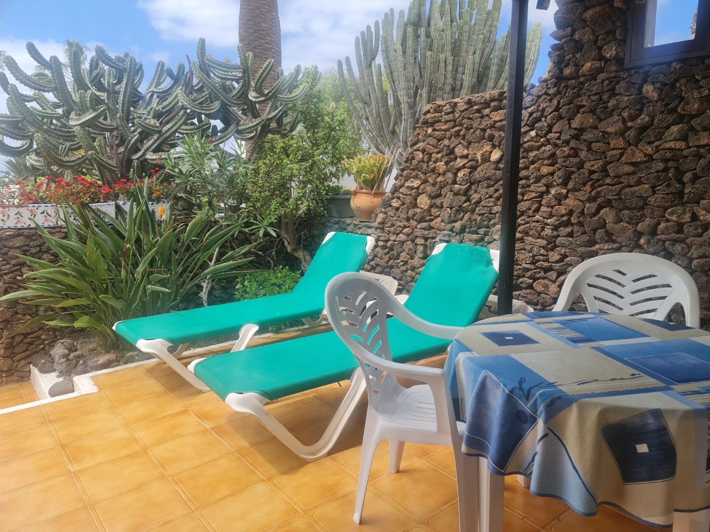 Villa Rental Accommodation 25A – Practical Compact in Playa Blanca ...